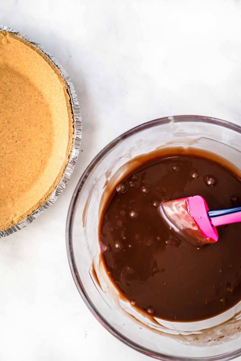 Choco Mallow Pie - Every Little Crumb 4 ingredient S'mores Pie- Every ...