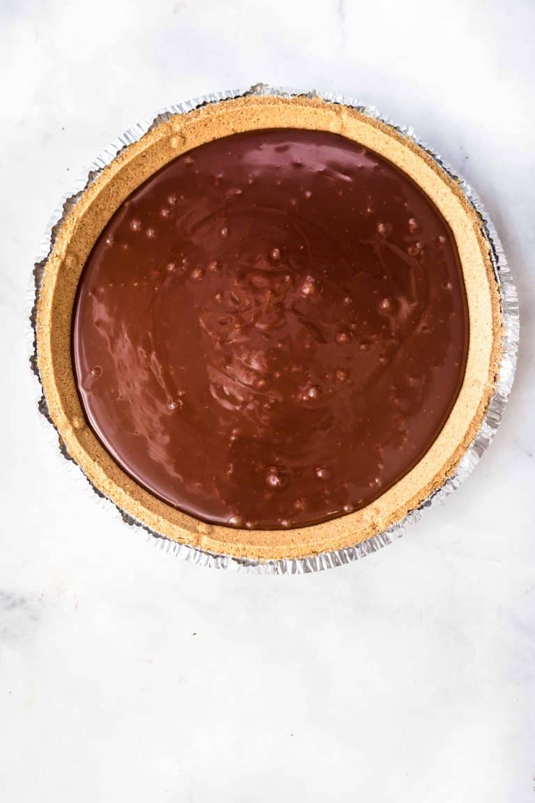 Choco Mallow Pie - Every Little Crumb 4 ingredient S'mores Pie- Every ...