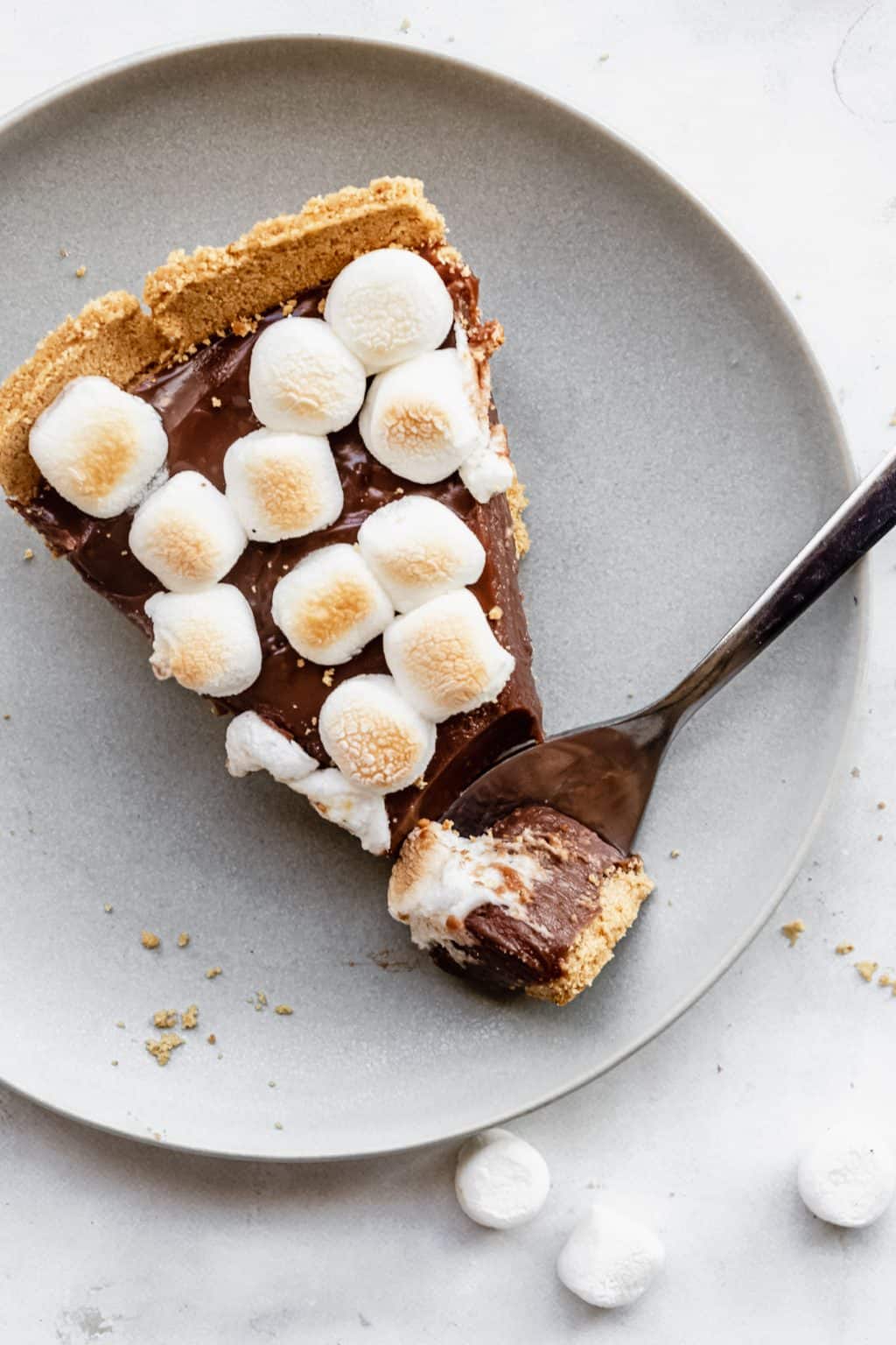 Choco Mallow Pie - Every Little Crumb 4 ingredient S'mores Pie- Every ...